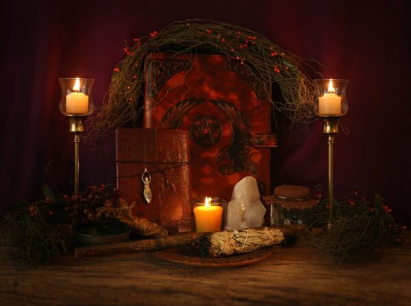Wiccan spells for love : Powers of witchcraft for lovers